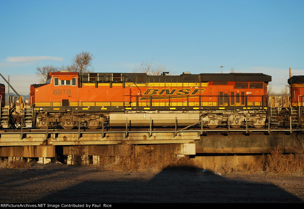 BNSF 6978